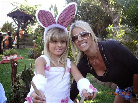 CAROLINA WEIAND CAROL WEIAND CAROL ALE WEIAND FELIZ PASCOA