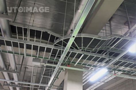 천장 인테리어 Yanggiri 사진 천장 천정 설비 케이블 배관 파이프 조명 조명등 설치 시스템 디자인