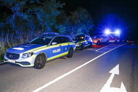 Tödlicher Unfall bei Ostelsheim 19 jähriger Autofahrer stirbt nach