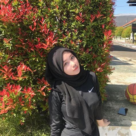 Kumpulan Foto Hijabers Cantik Dan Seksi Mekka Mellia