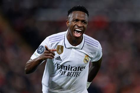 Lei Vini Jr é Aprovada No Rj E Prevê Interrupção De Jogos Por Racismo
