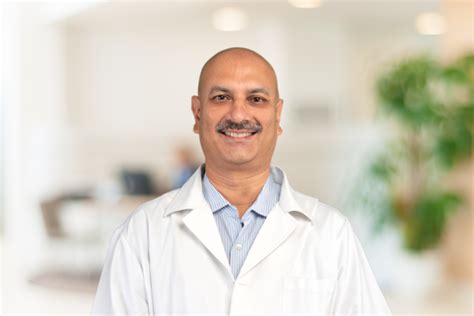 Dr Praveen R Murthy Prabha Eye Clinic