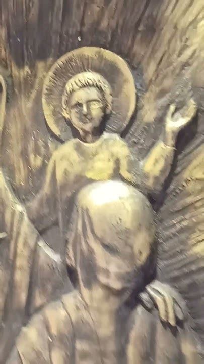 파티마의 성모는 1917년 5월 13일 성모 마리아를 목격한 세 명의 아이는 루치아 도스 산토스와 그녀의 사촌 프란치스코 마르토 히야친타 마르토이다 Youtube