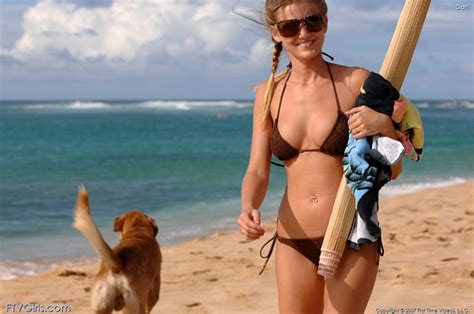 Topless Bikini Carli Banks Becomes Popular At Beach Porn Pictures Xxx
