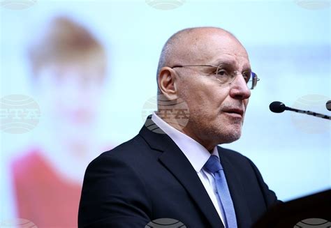 Димитър Радев управител на БНБ Приемането на еврото е добре за България и за българите Утро