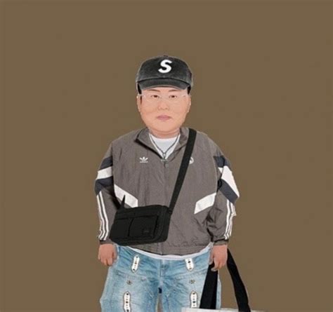 요즘 떠오르는 아재 패션의 완성 ㅋㅋㅋ 재력과 감각을 겸비한 영포티랄까 ㅋㅋㅋㅋㅋㅋㅋㅋㅋㅋㅋㅋㅋㅋㅋ 나 진짜 똑같게 생긴