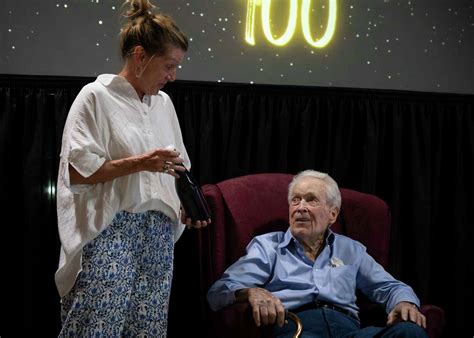 Turning 100 Texas D Day Vet Still Cant Fathom His Good Fortune