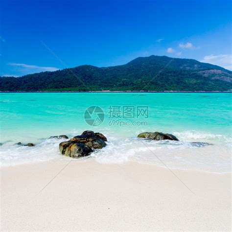 泰国丽贝岛日落时分的海滩高清图片下载 正版图片507137907 摄图网