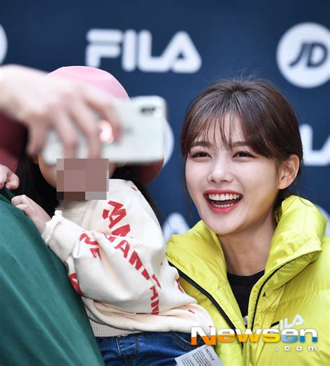 김유정 팬서비스 빵터진 러블리 미모[포토엔hd]