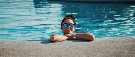 Can You Go Swimming On Your Period Natracare