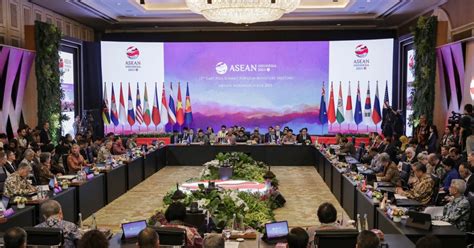 အကြမ်းဖက်မှုတွေ ချက်ချင်းရပ်ဖို့ မြန်မာကို အာဆီယံ ထပ်မံတိုက်တွန်း