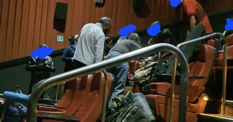 Hugo López Gatell Auxilia A Joven Que Se Convulsionaba En Un Cine Lo
