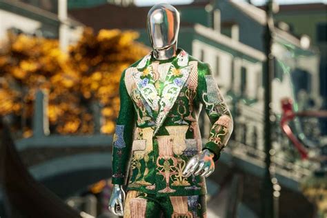 Il Glass Suit Da Un Milione Di Dollari Dandg Frazionato E Acquistabile
