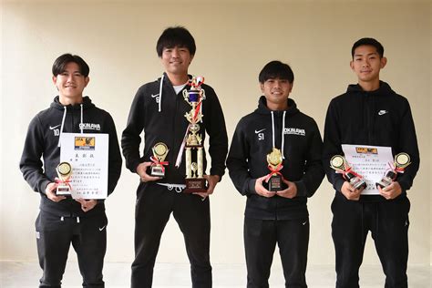 本学男子サッカー部が九州大学サッカーリーグ（2部）で優勝！1部リーグへ昇格 ニュース 沖縄国際大学