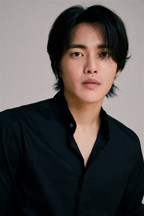 Kim Gun Woo Star Of Netflixs The Glory Applauds The “rightful