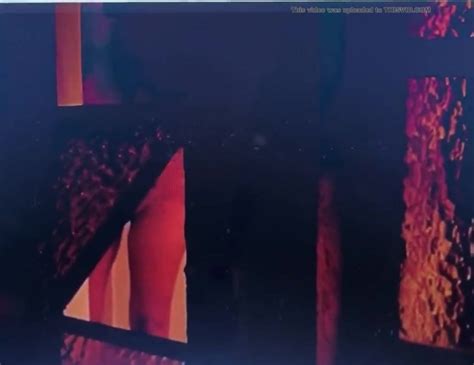 Big Boobs Shower Spy