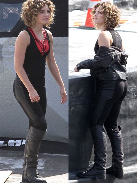 Camren Renee Bicondova Carmen Bicondova Curvy Celebrities Celebs