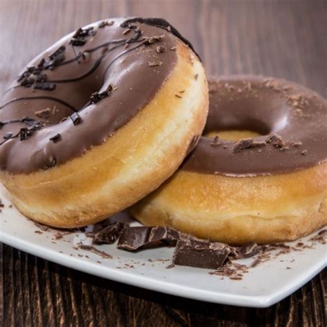 طريقة عمل دوناتس بتغليفة الشوكولاتة حلويات Homemade Donuts Recipe
