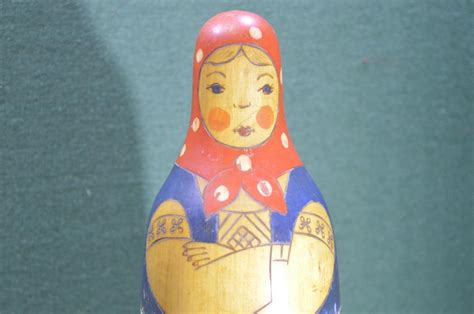 Купить Футляр для бутылки подбутыльник Девушка в косынке с косой Аленка Машенька Дерево