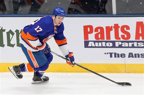 Islanders Matt Martin Finding Hockey Fatherhood Balance