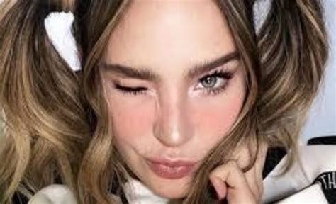 Belinda Presume Sus Encantos Con Sexy Sostén Rojo Red Uno De Bolivia