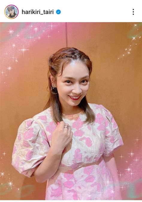 平愛梨、花柄の華やかなセットアップ公開に「可愛さ異次元」ガーリー衣装が話題に スポーツ報知