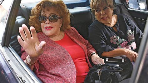 Primicia Silvia Pinal Se Reencuentra Con Frida Sofía
