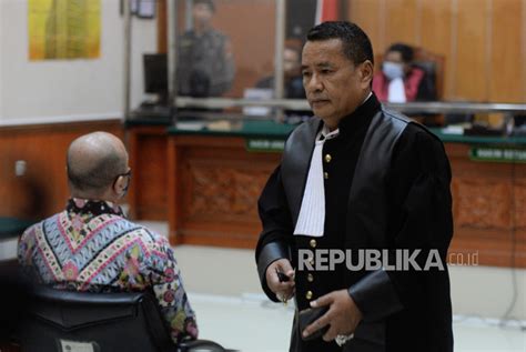 Alasan Hotman Paris Jadi Kuasa Hukum Teddy Minahasa Republika Online