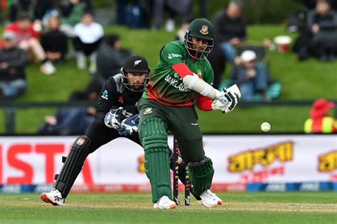 Phillips Shines As New Zealand Defeat Bangladesh To Reach T20 Tri