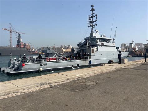 marine nationale une pirogue de 252 personnes interceptée