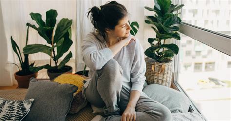People Who Rarely Felt Cared For Growing Up Usually Display These 9