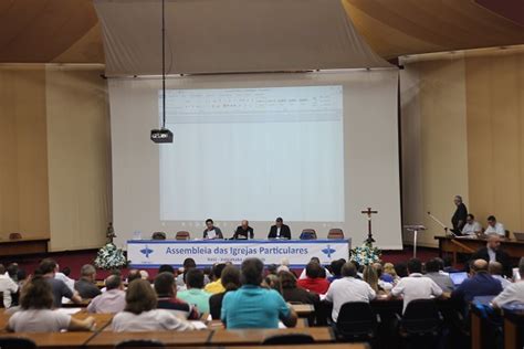 Dom José Negri e padres diocesanos participam da 38ª Assembleia das