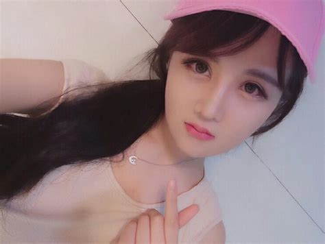 《变形计》李幼恩整容成瘾，越整越像蛇精男认不出