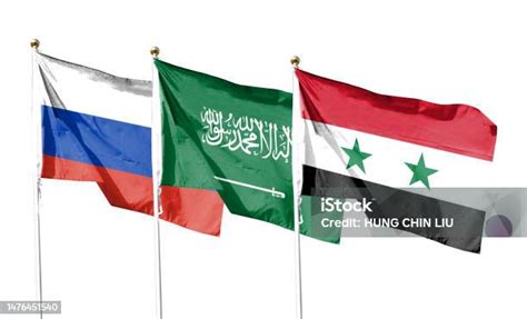 曇り空にサウジアラビアの国旗とシリアの国旗を持つロシアの国旗空に手を振る アイコンのストックフォトや画像を多数ご用意 アイコン