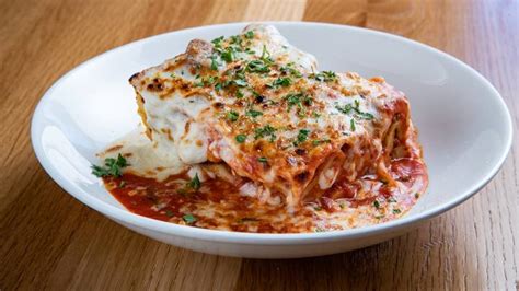 Buco Pizzeria Vino Bar Stalbert Canada Venue Report