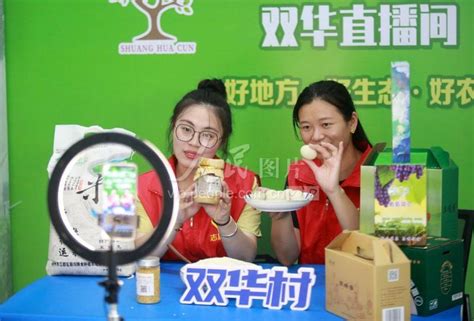 江苏扬州：直播“带货”助农增收 人民图片网