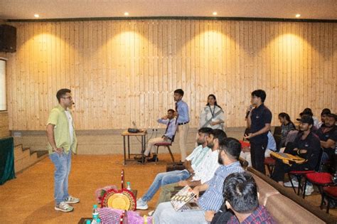 Tutorialhell Watchingtutorials React Javascript Buildnlearn Learninpublic 100daysofcode