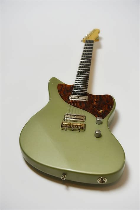Ginsberg Sage Green Moews Guitars