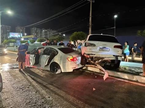 Acidente envolvendo três carros é provocado por motorista sinais de