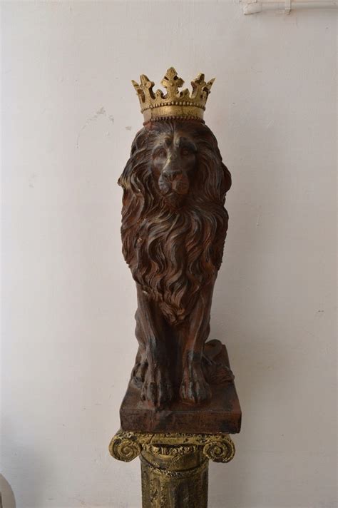 DOSTOJNY LEW W KORONIE SYMBOL SIŁY FIGURA 92cm 11518647137