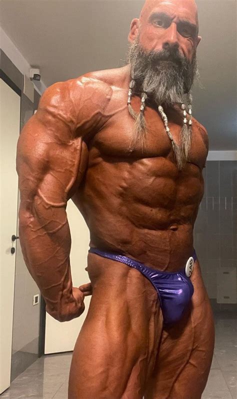 Muscle Daddy 3 Photo 32 BoyFriendTV
