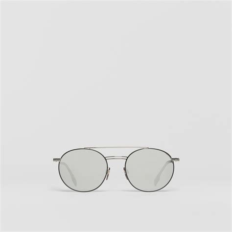 Top Bar Detail Round Frame Sunglasses In Gunmetal Grey Men Burberry