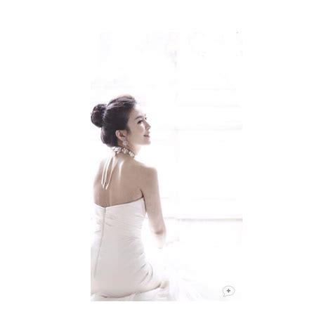 쇼쇼언니 임세영 웨딩사진 속 저 여자는… 눈이 펑펑 내려 차가 기어다니던 9년전 겨울날 잠도 거의 못잔채 새벽부터 웨딩촬영을 마치고 낮방송하러 헐레벌떡 택시를 잡아타고