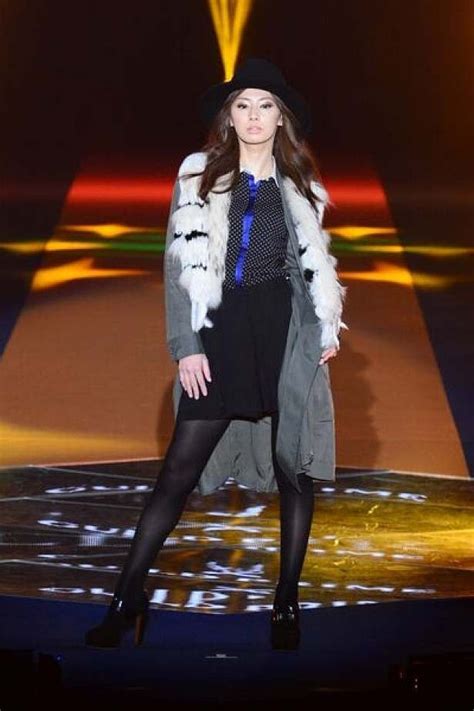 ＜画像5 7＞透けドレスで過激露出の叶美香！ランウェイで悩殺｜ウォーカープラス
