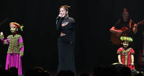 梁文音深蹲辣秀完美s曲線 揪布萊克薛薛一同唱跳 娛樂 Ctwant