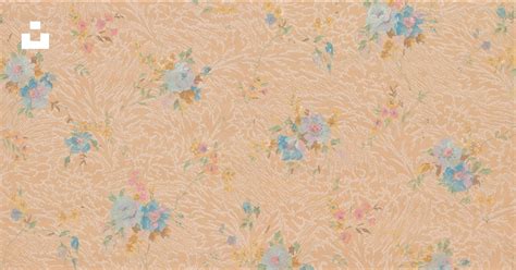 파란색과 분홍색 꽃이 있는 꽃무늬 벽지 패턴 사진 Unsplash의 무료 텍스처 이미지