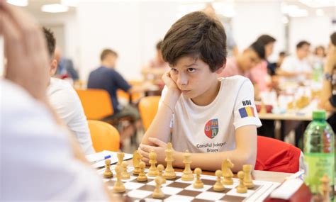 La Doar 12 Ani Vladimir Sofronie A Devenit Maestru Fide Mytexro