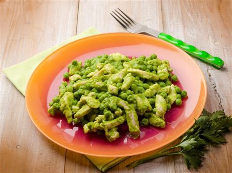 Premium Photo Meat Stew With Peas Cream