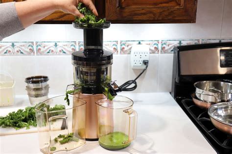 Hurom H Aa Slow Juicer Review An Efficient High End Juicer