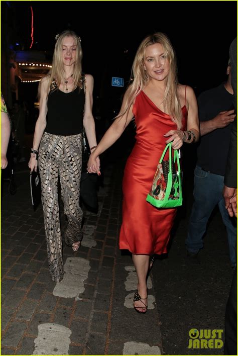 Kate Hudson Spends A Night Out In London With Her Exs Wife Elle Evans Photo 4946030 Kate